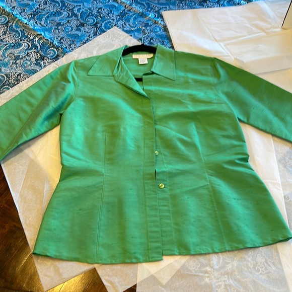 Doncaster | Tops | Doncaster Green Silk Blouse That Buttons In The ...
